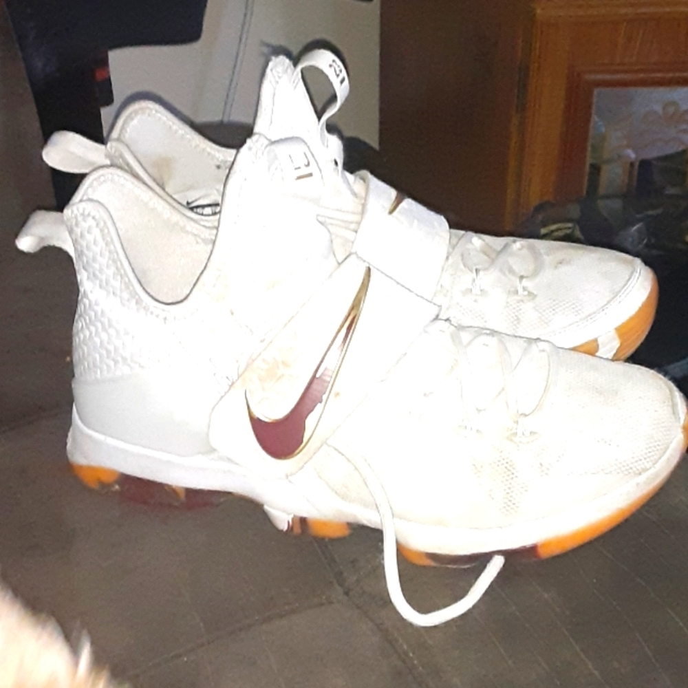 Nike Lebron James Soldiers Nrmint Condition - Gem